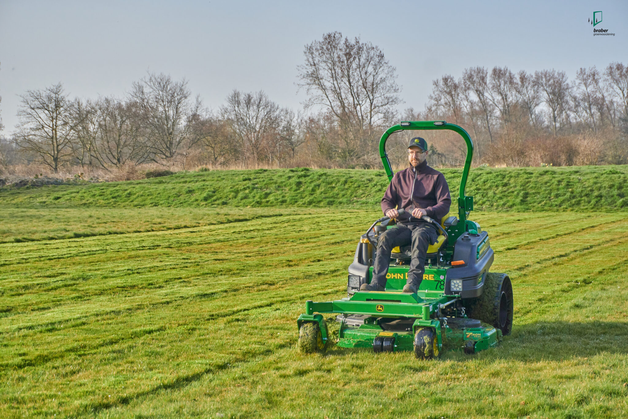 Nieuwe maaimachine voor Rene! - Braber Groenvoorziening